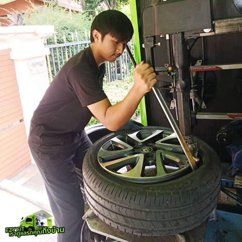 Ezy Fit จำหน่ายยางรถยนต์ Dunlop LM705 พร้อมบริการเปลี่ยนยางนอกสถานที่ รถ Toyota Sienta